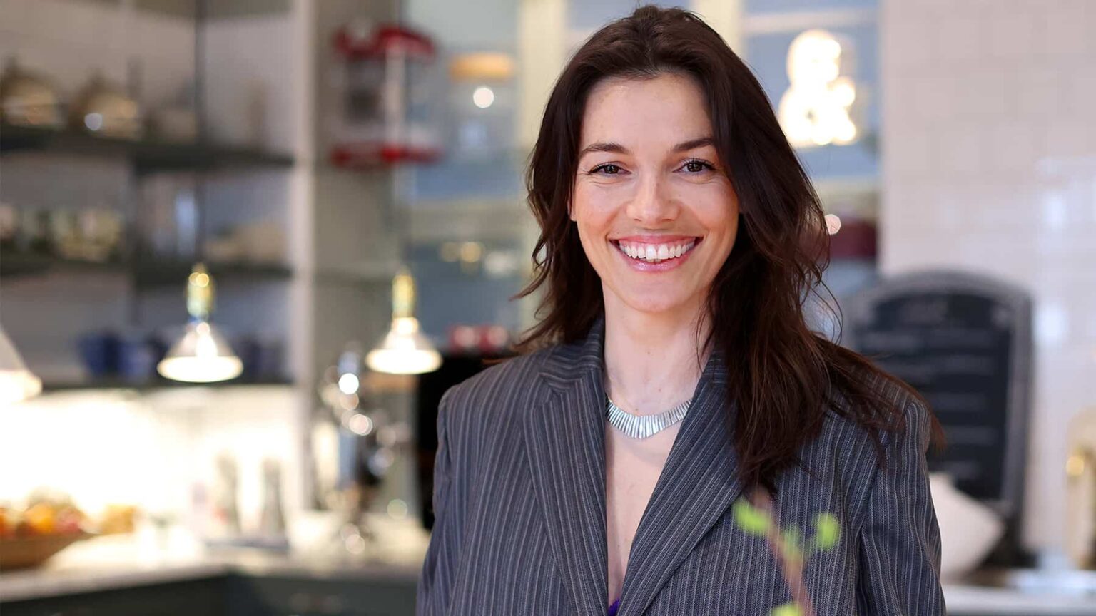 Azra Osmancevic är Framtidens kvinnliga ledare 2023 | Chef och Chefakademin