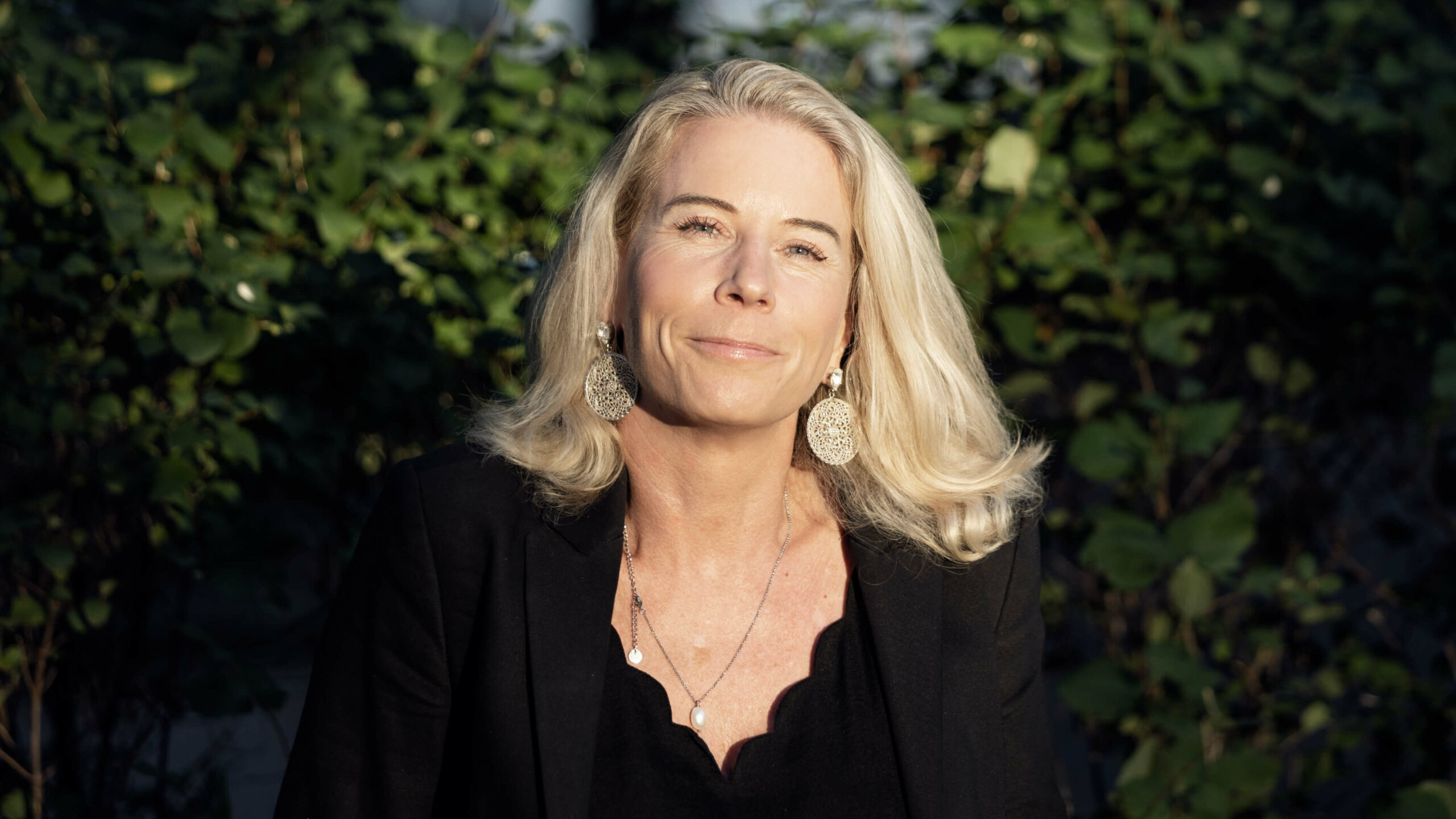 Våld i nära relationer – så stöttar du som chef | Chef och Chefakademin